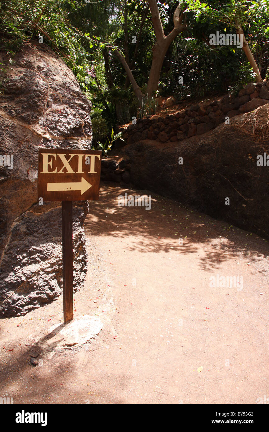 Exit sign at sunny country park Stock Photo - Alamy