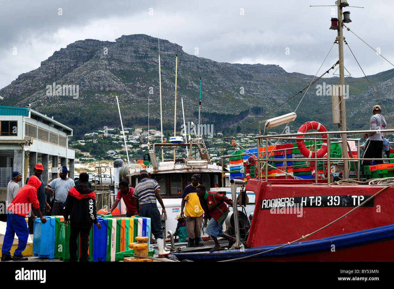Boat loading hi-res stock photography and images - Alamy
