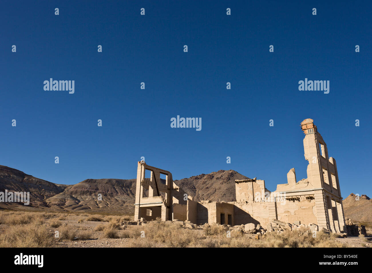 Ruins of the Cook Bank building in the Nevada ghost town Rhyolite ...