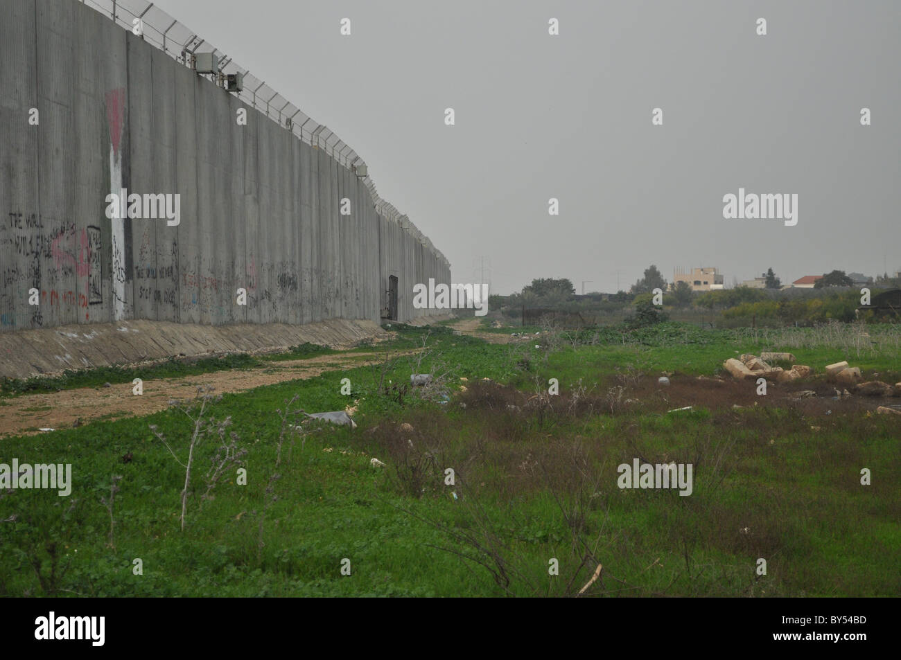 West bank, The wall in Qalqilya Stock Photo - Alamy