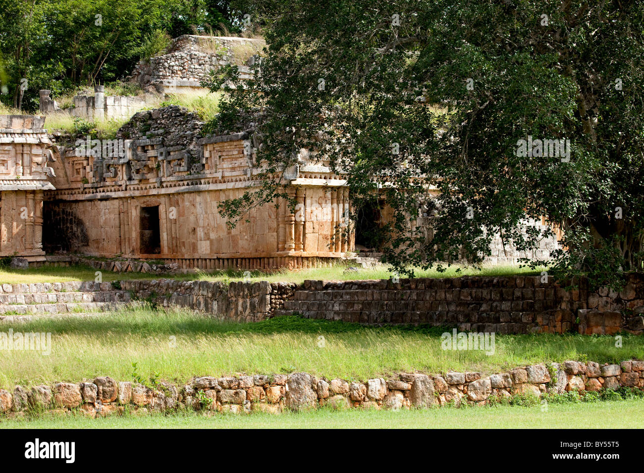 THE PALACE, PUCC MAYAN RUINS OF LABNA, YUCATAN, MEXICO Stock Photo - Alamy