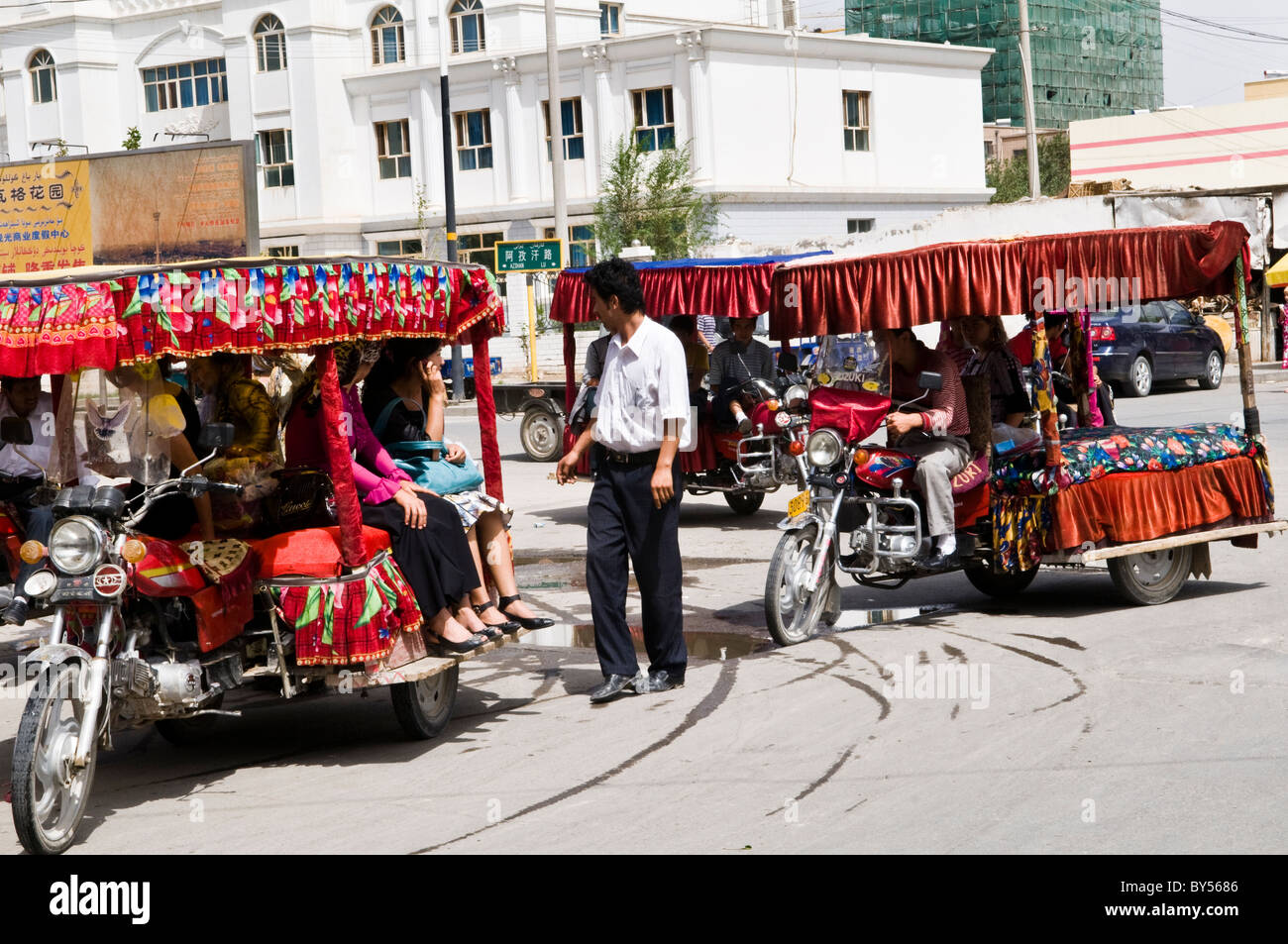 Uyghur people in Xinjiang Stock Photo - Alamy