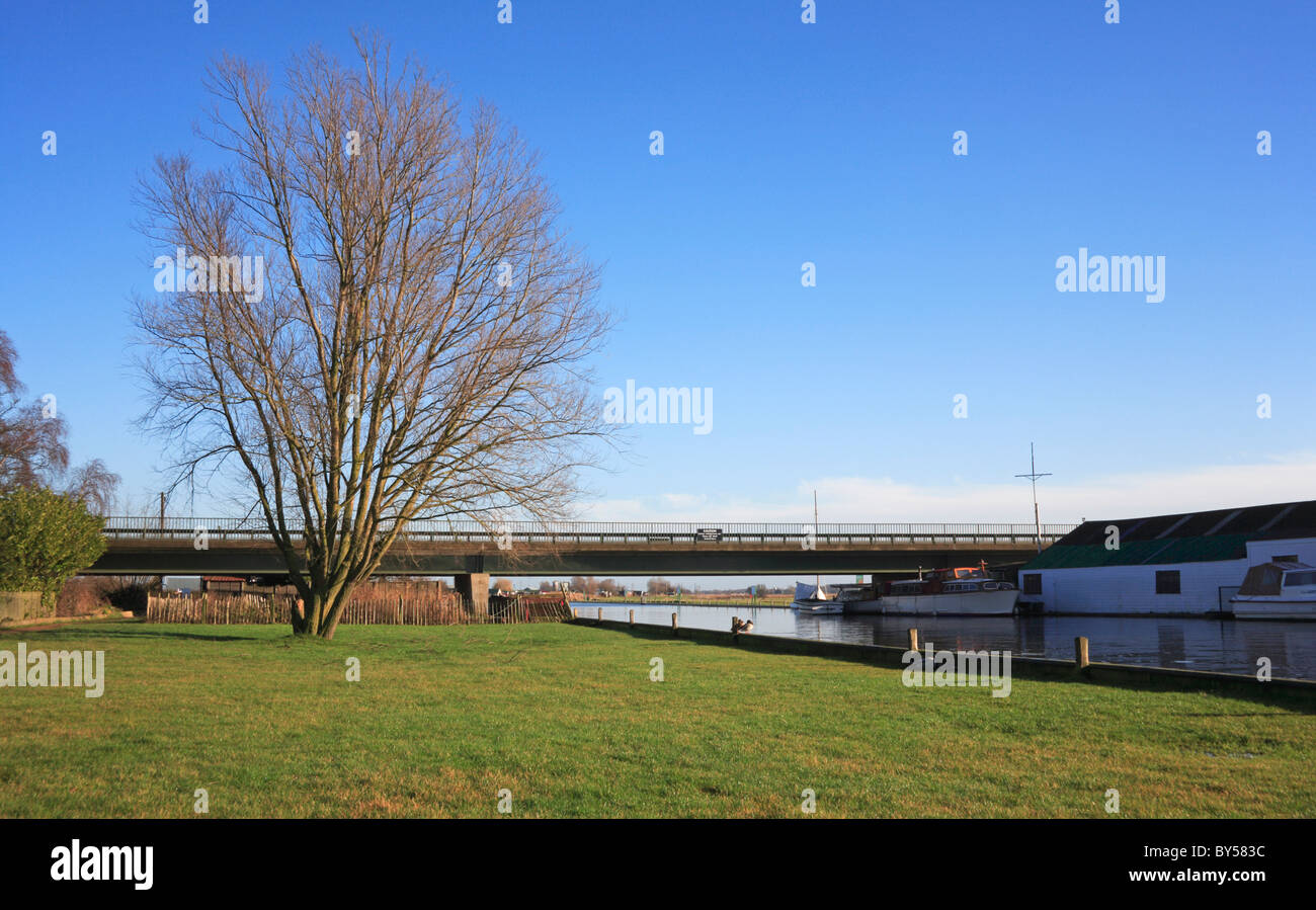 The A149 road bridge over the River Thurne at Potter Heigham, Norfolk ...