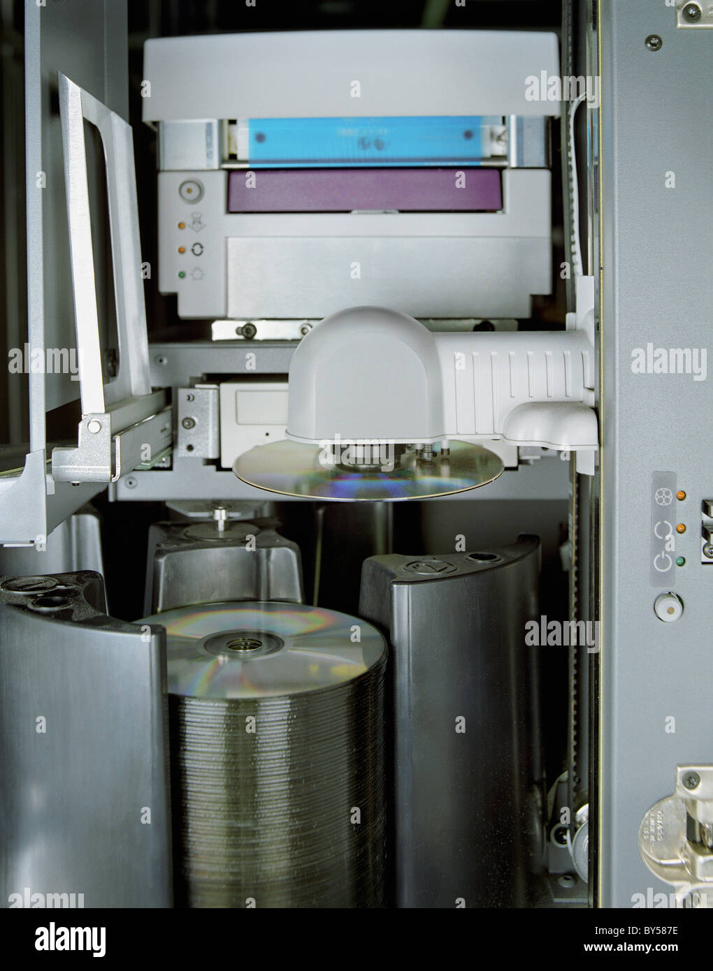 Dvd machine hi-res stock photography and images - Alamy