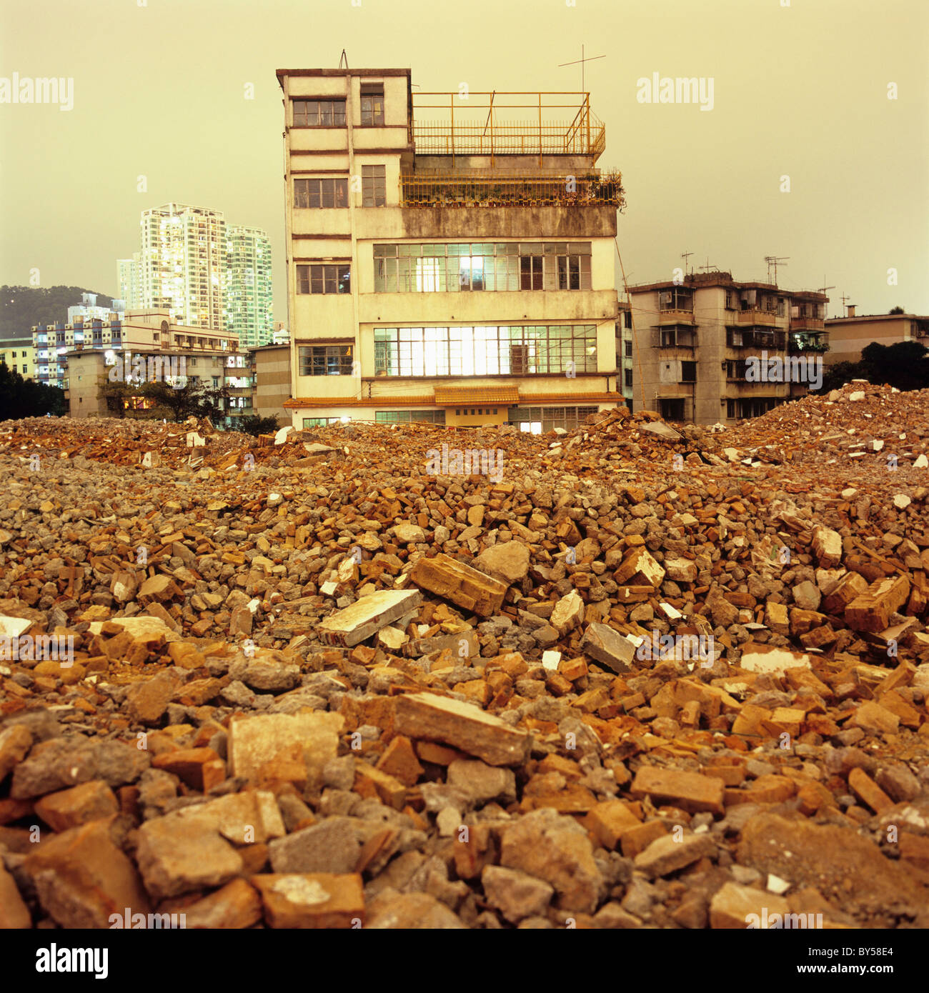 Old dilapidated buildings hi-res stock photography and images - Alamy