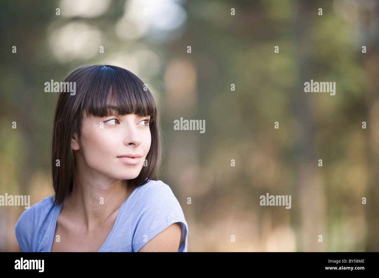 Looking over its shoulder hi-res stock photography and images - Alamy