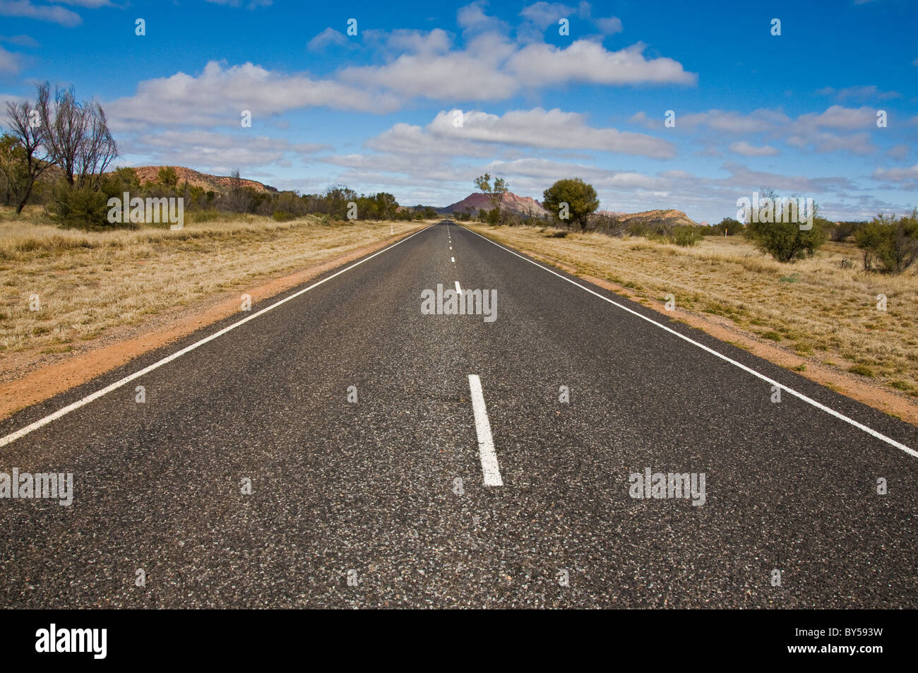 australian stewart highway, outback australia Stock Photo - Alamy