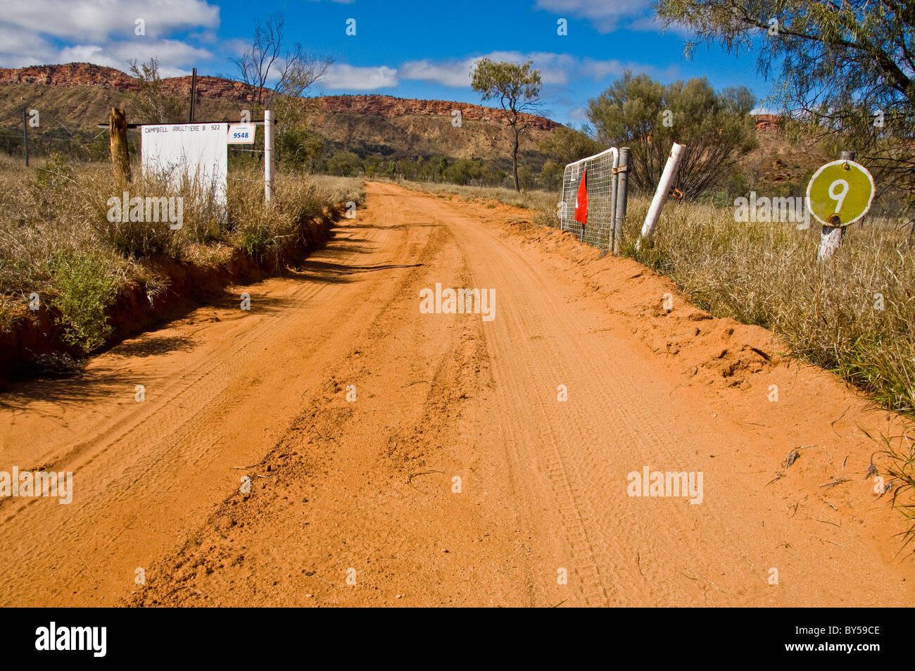 bush and road on the outback, northern territory australia Stock Photo ...