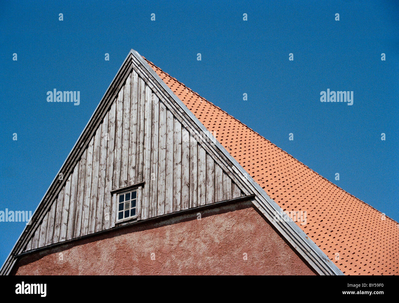 Triangle roof house hi-res stock photography and images - Alamy