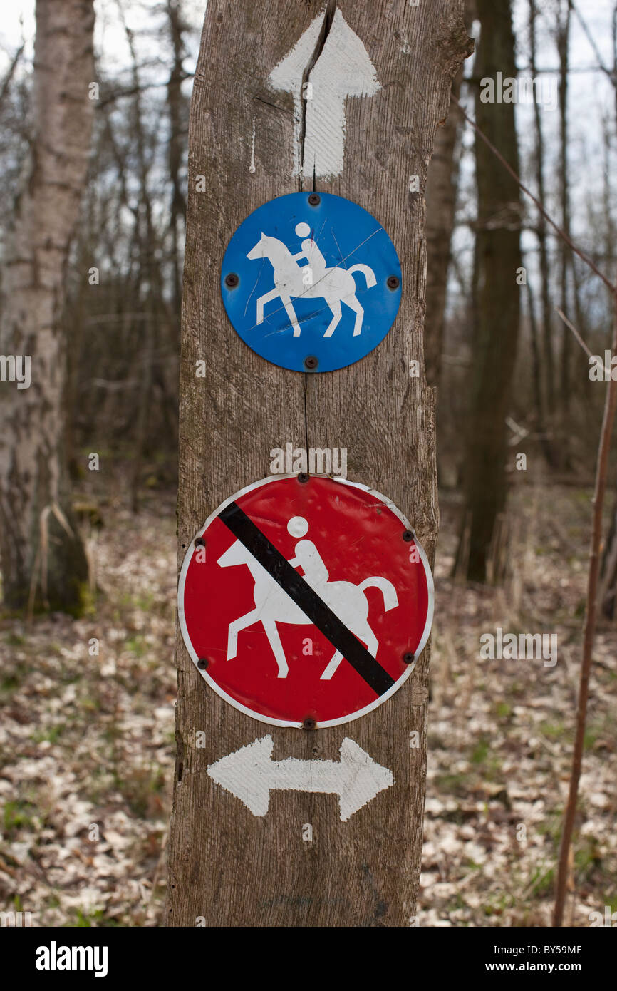 Signs directing horse riders Stock Photo - Alamy