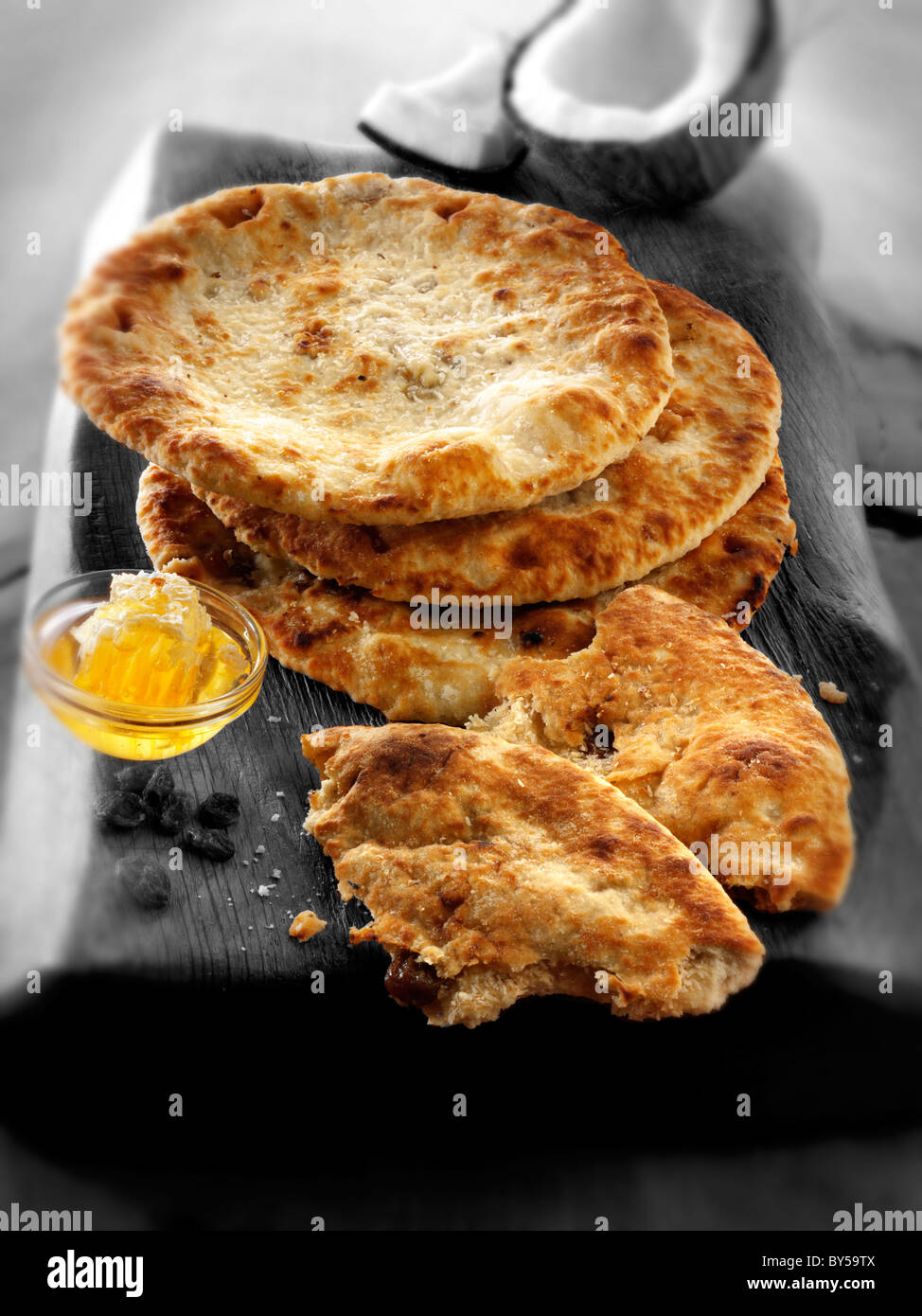 Peshwari naan bread hi-res stock photography and images - Alamy