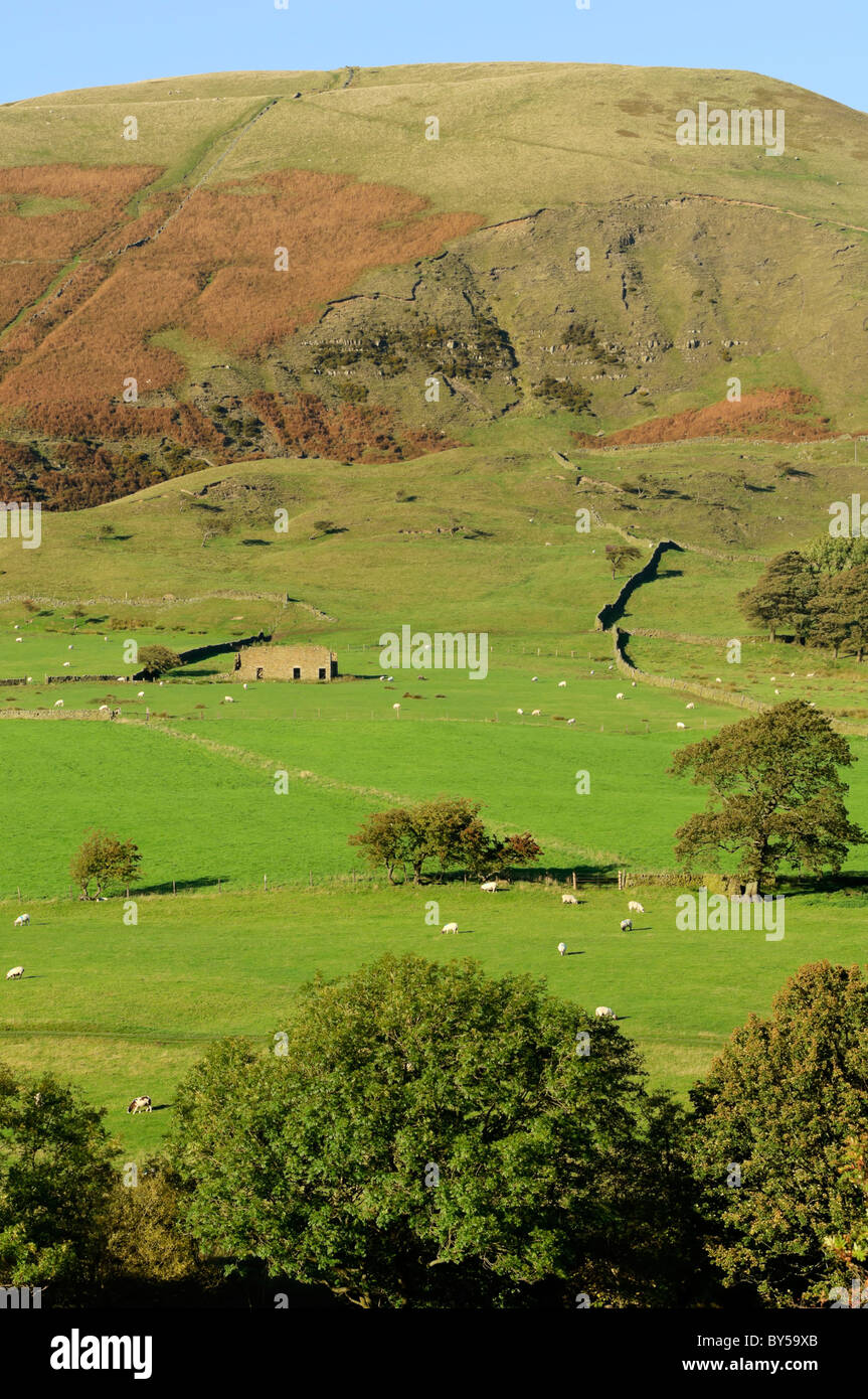 Hope Valley in Peak District National Park Derbyshire England Stock ...