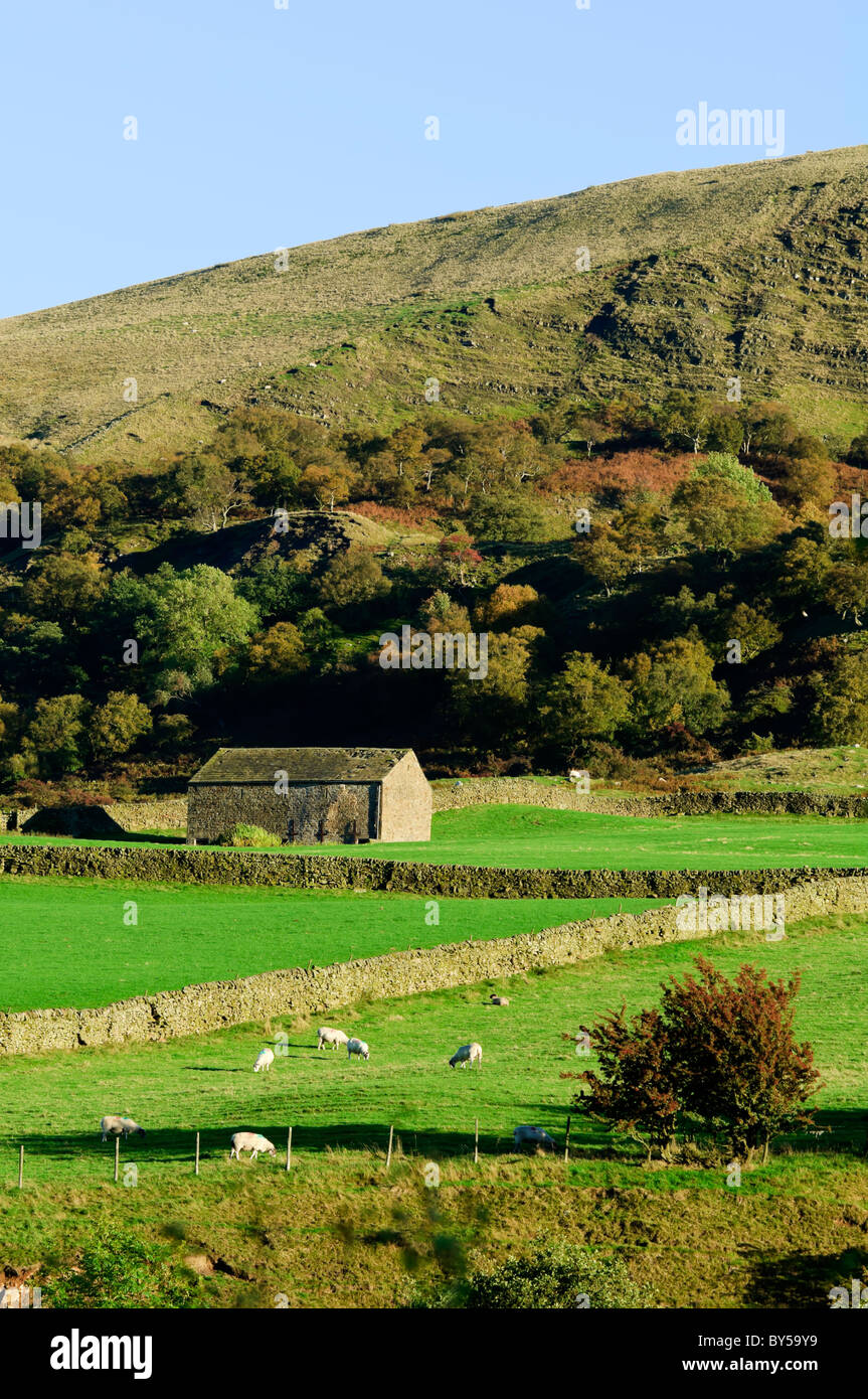 Hope Valley in Peak District National Park Derbyshire England Stock ...