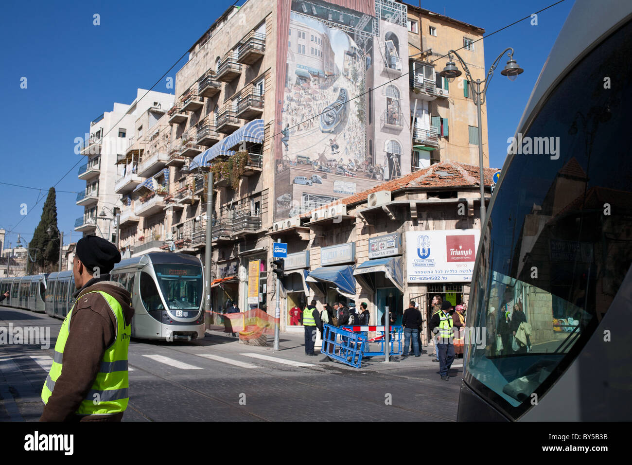 Jaffa Road is now closed to all traffic except the new Light Rail ...