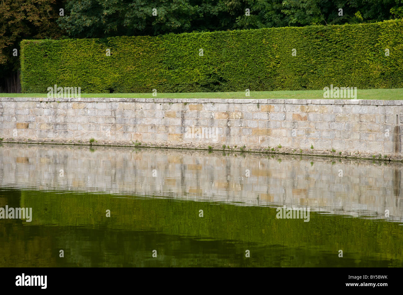 Curved hedges hi-res stock photography and images - Alamy