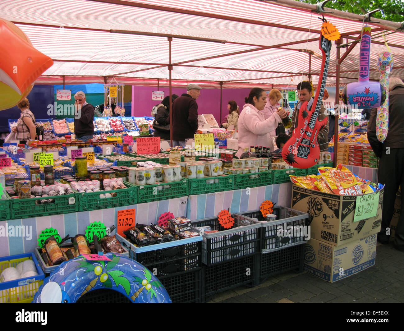 Bargains products hi-res stock photography and images - Alamy