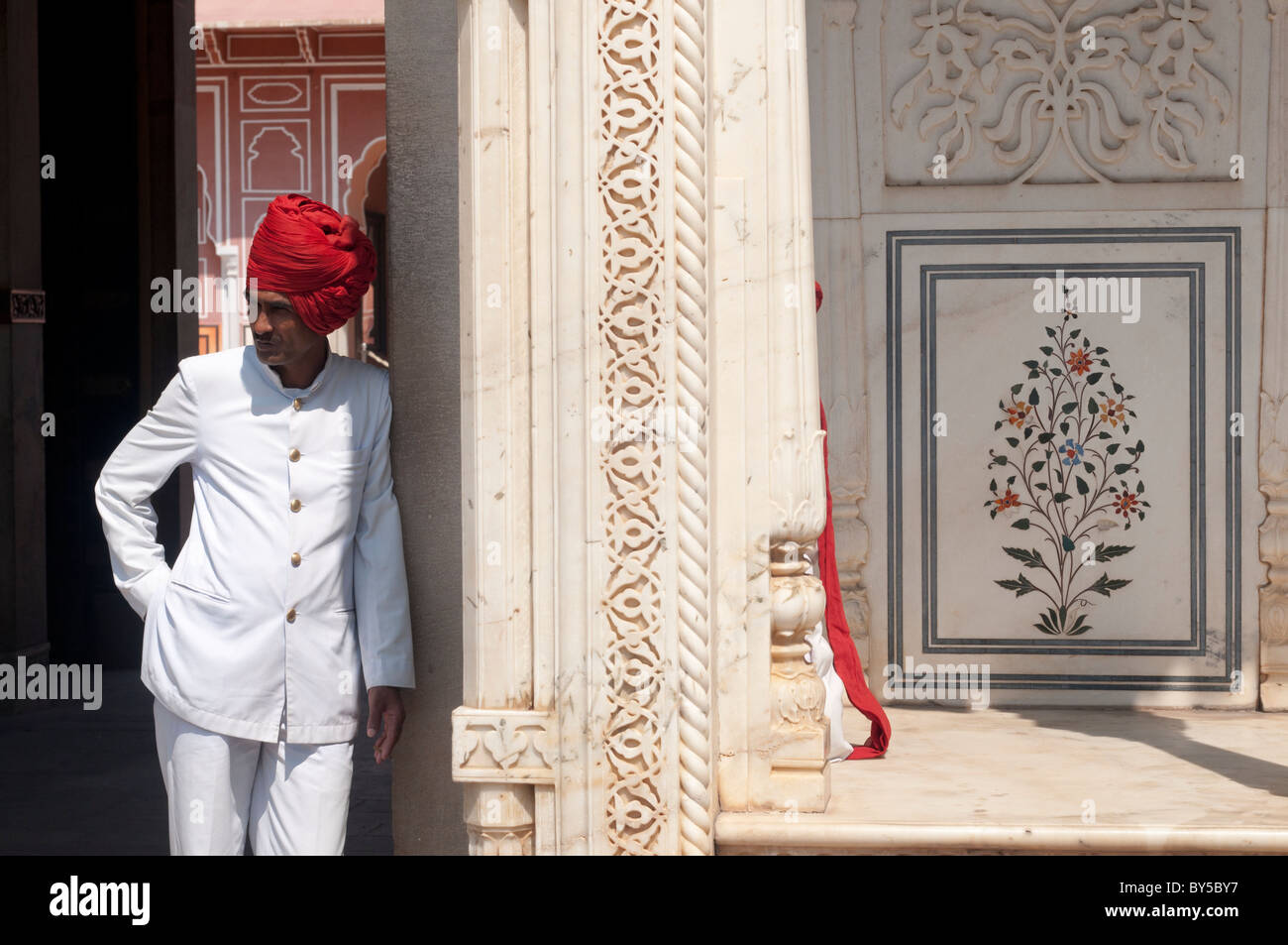 Man with red turban hi-res stock photography and images - Alamy
