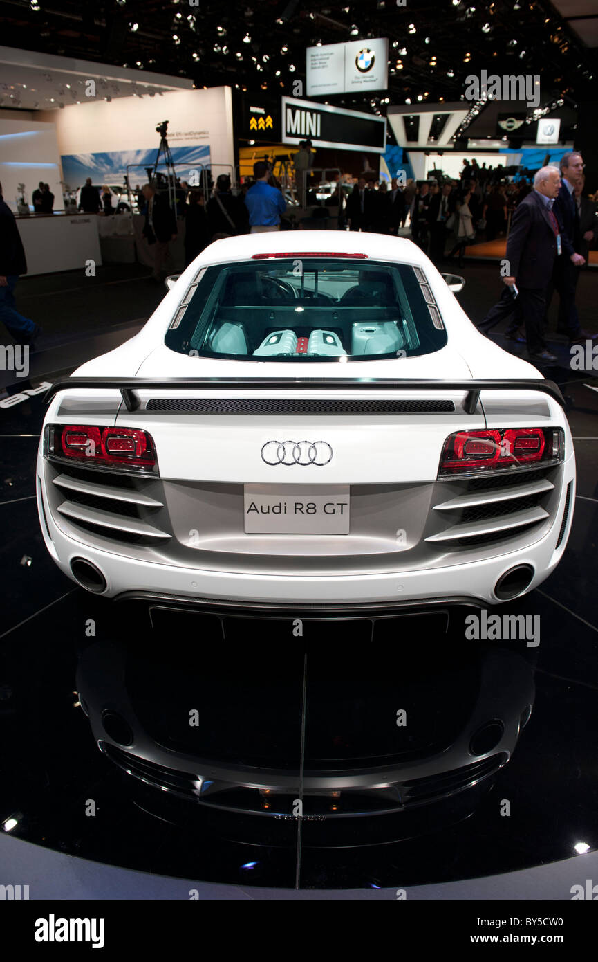 Audi r8 hi-res stock photography and images - Alamy
