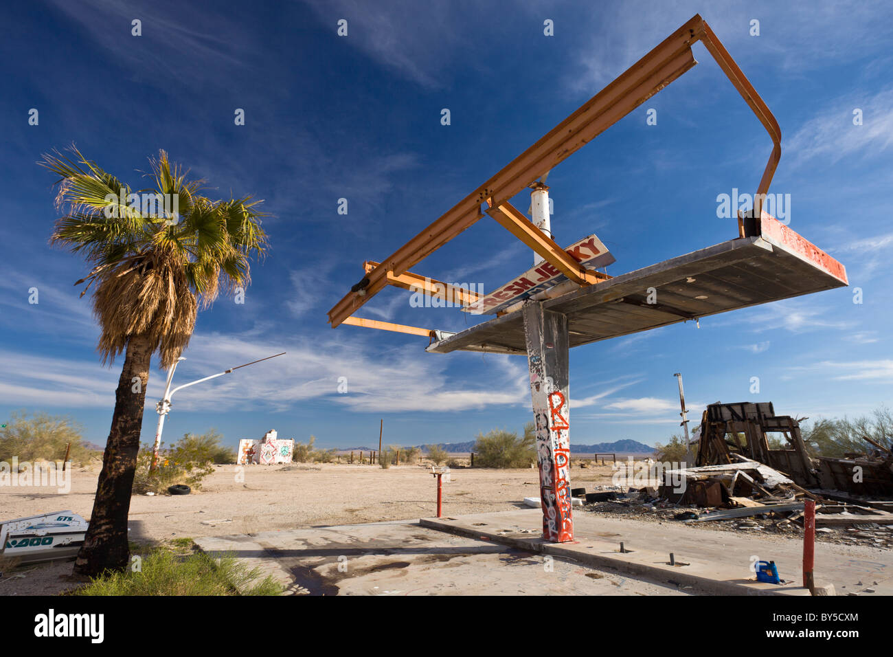 Union 76 gas station hi-res stock photography and images - Alamy