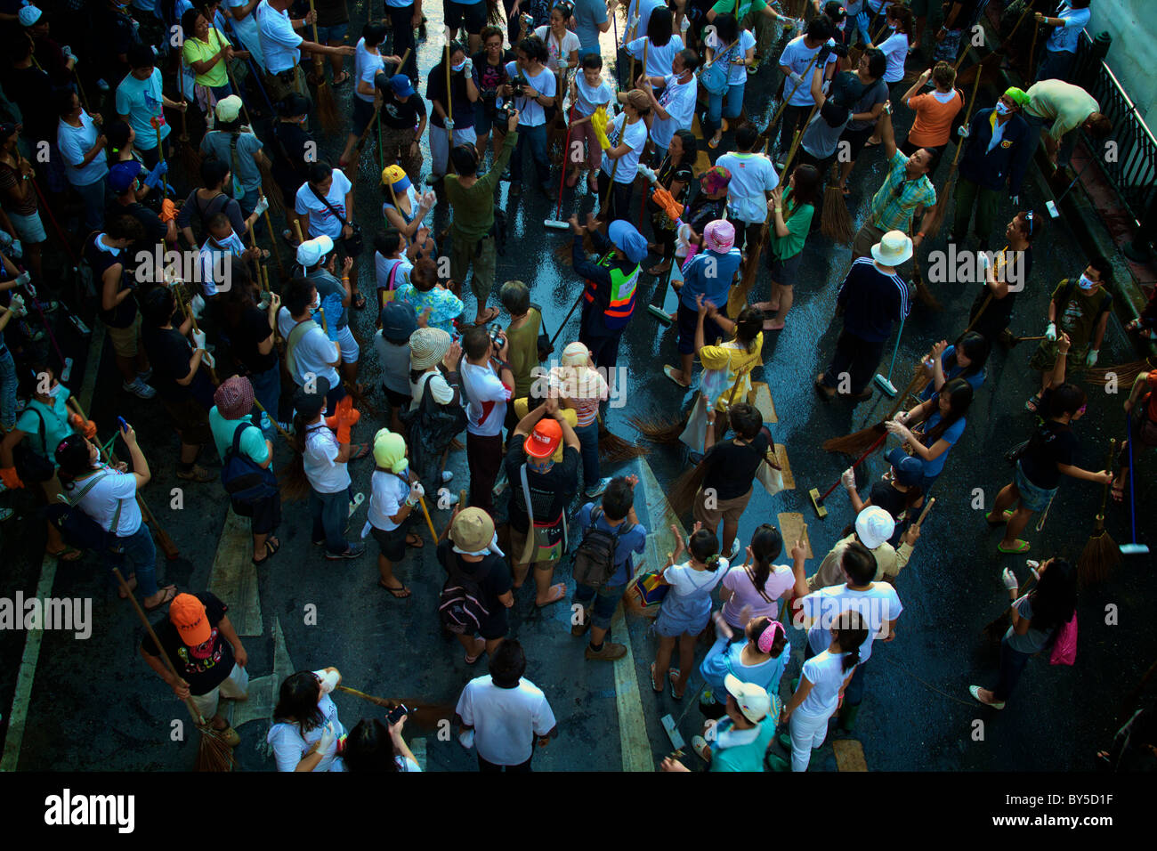 Bangkok people crowd hi-res stock photography and images - Alamy