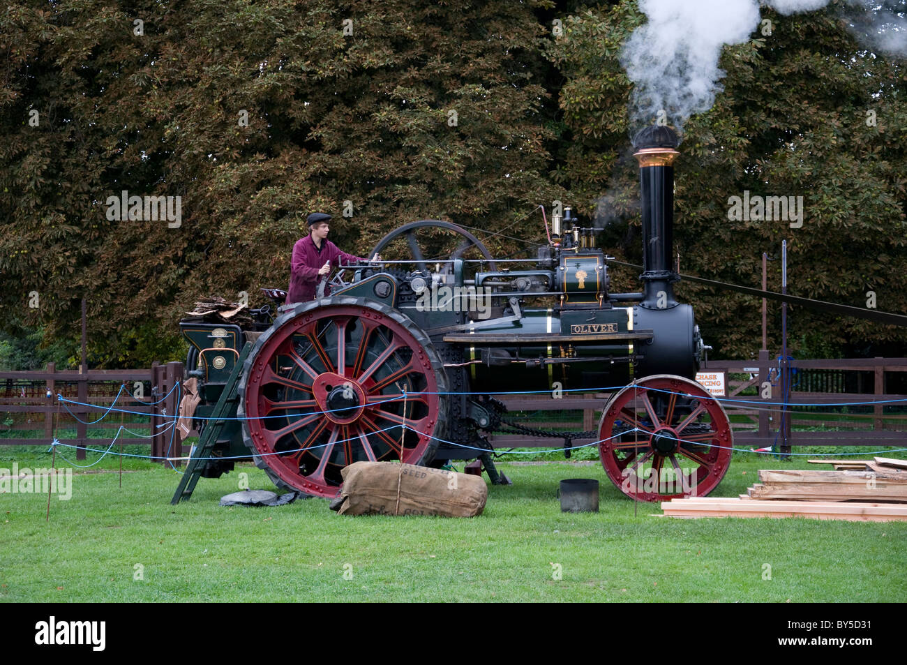 Steam traction engine powering a circular saw at Bressingham Steam ...