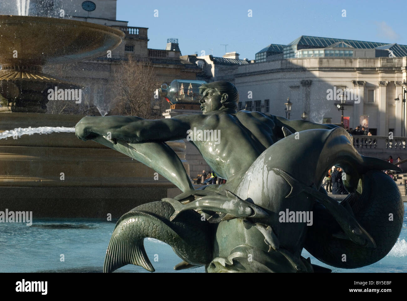 Trafalgar Square water feature Stock Photo - Alamy