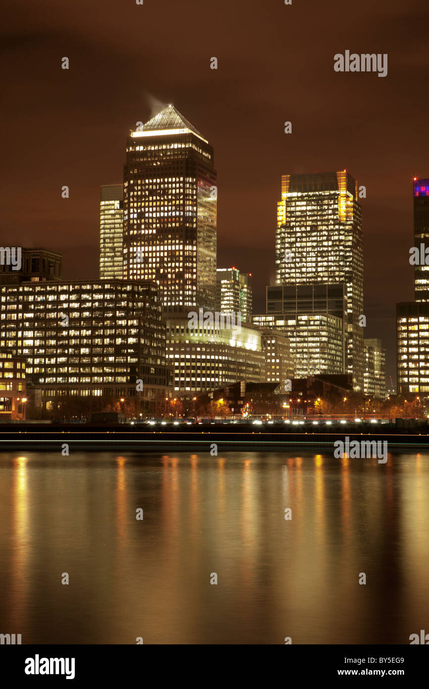 Line night hi-res stock photography and images - Alamy