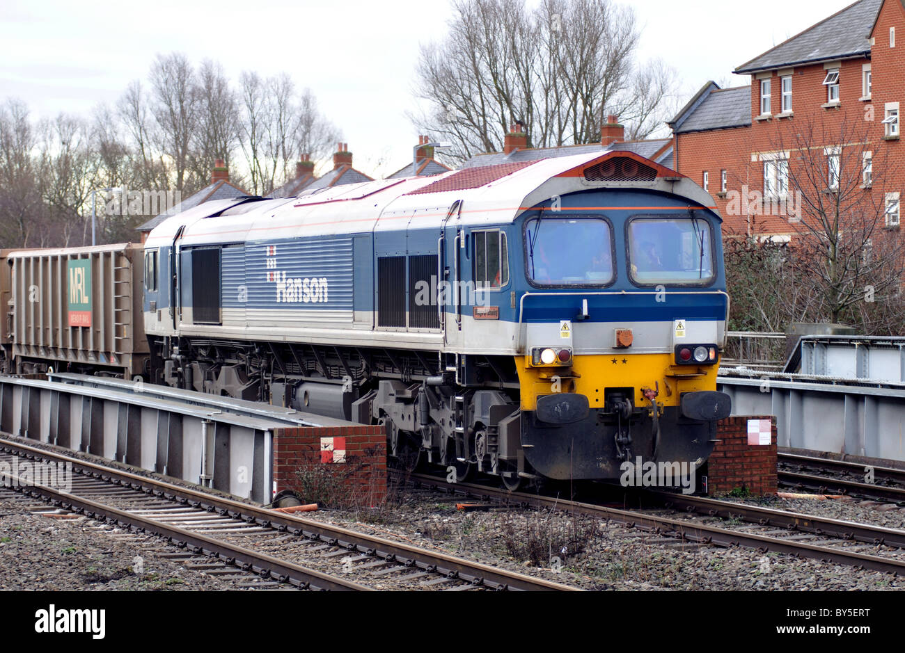 Class 59 diesel locomotive pulling stone train at Oxford, UK Stock ...