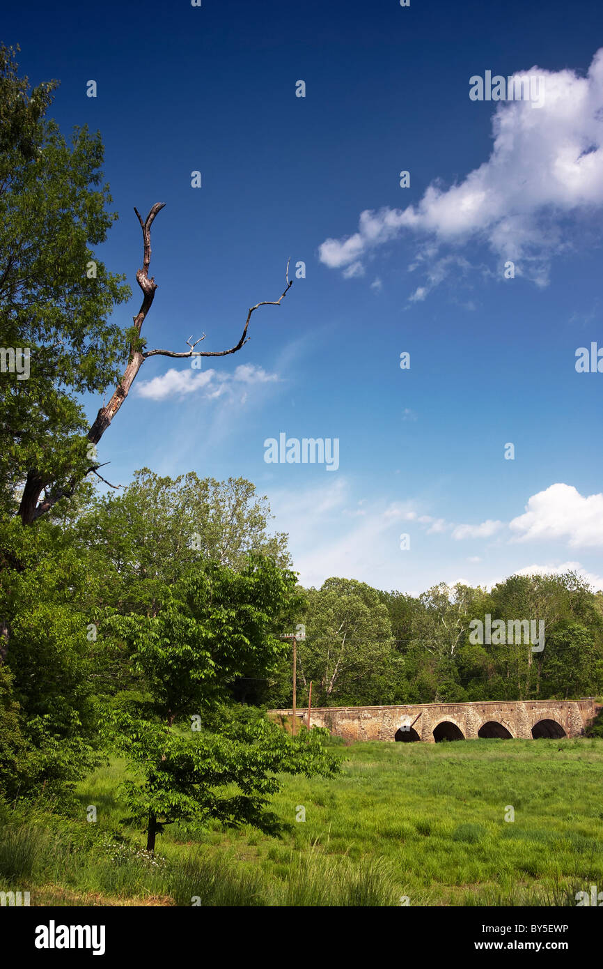 Goose creek stone bridge hi-res stock photography and images - Alamy