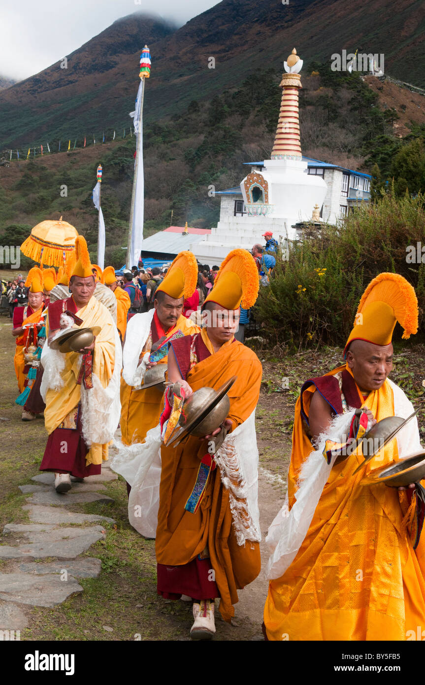 yellow hat Gelugpa monks at the Mani Rimdu Festival at Tengboche ...