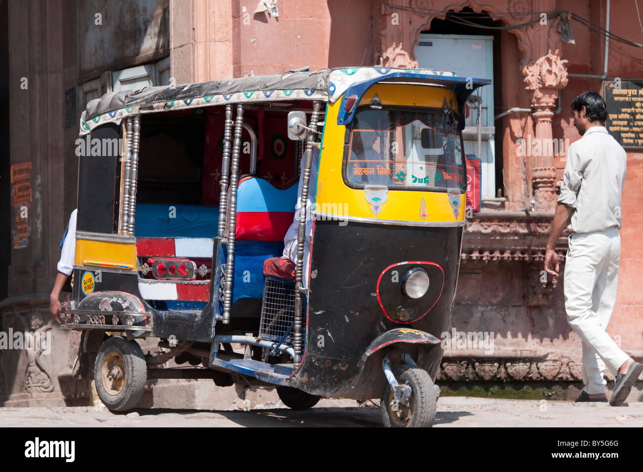 Auto rickshaw india hi-res stock photography and images - Alamy