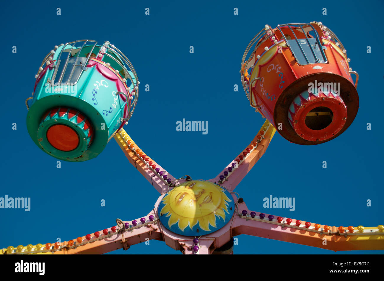 Fairground rides hi-res stock photography and images - Alamy