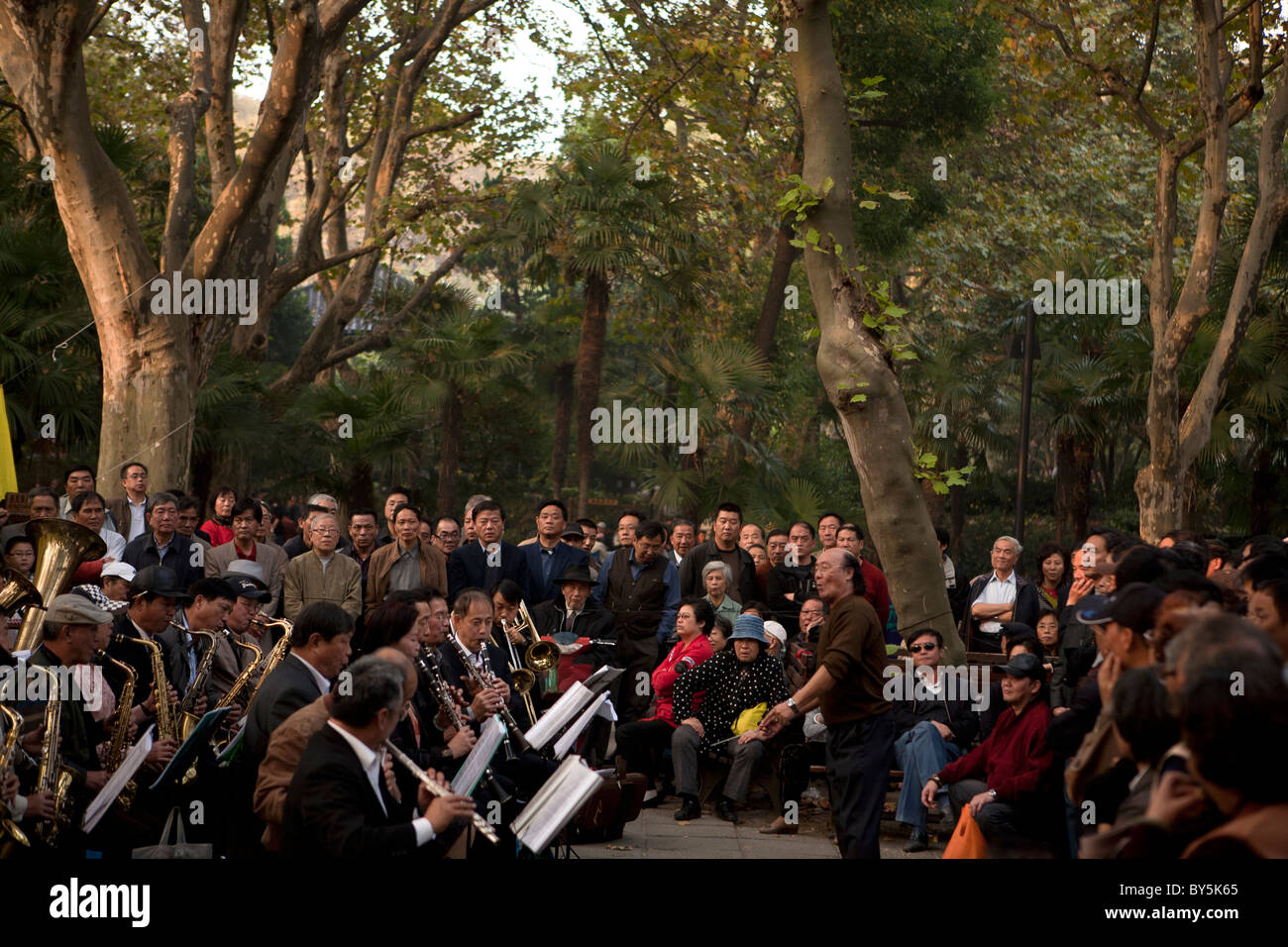 Group performance with musical hi-res stock photography and images - Alamy