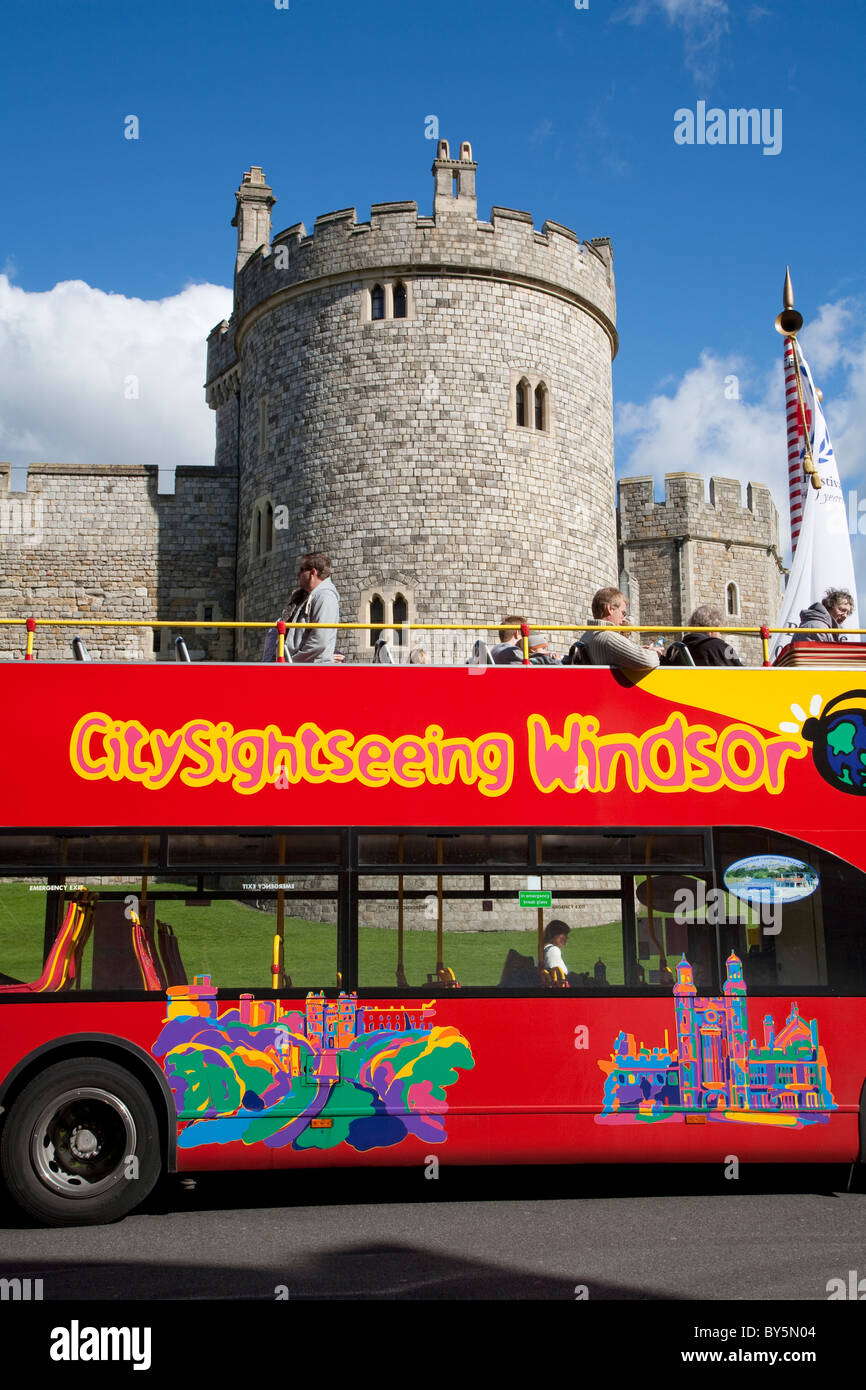 Windsor Castle with sightseeing bus Stock Photo - Alamy