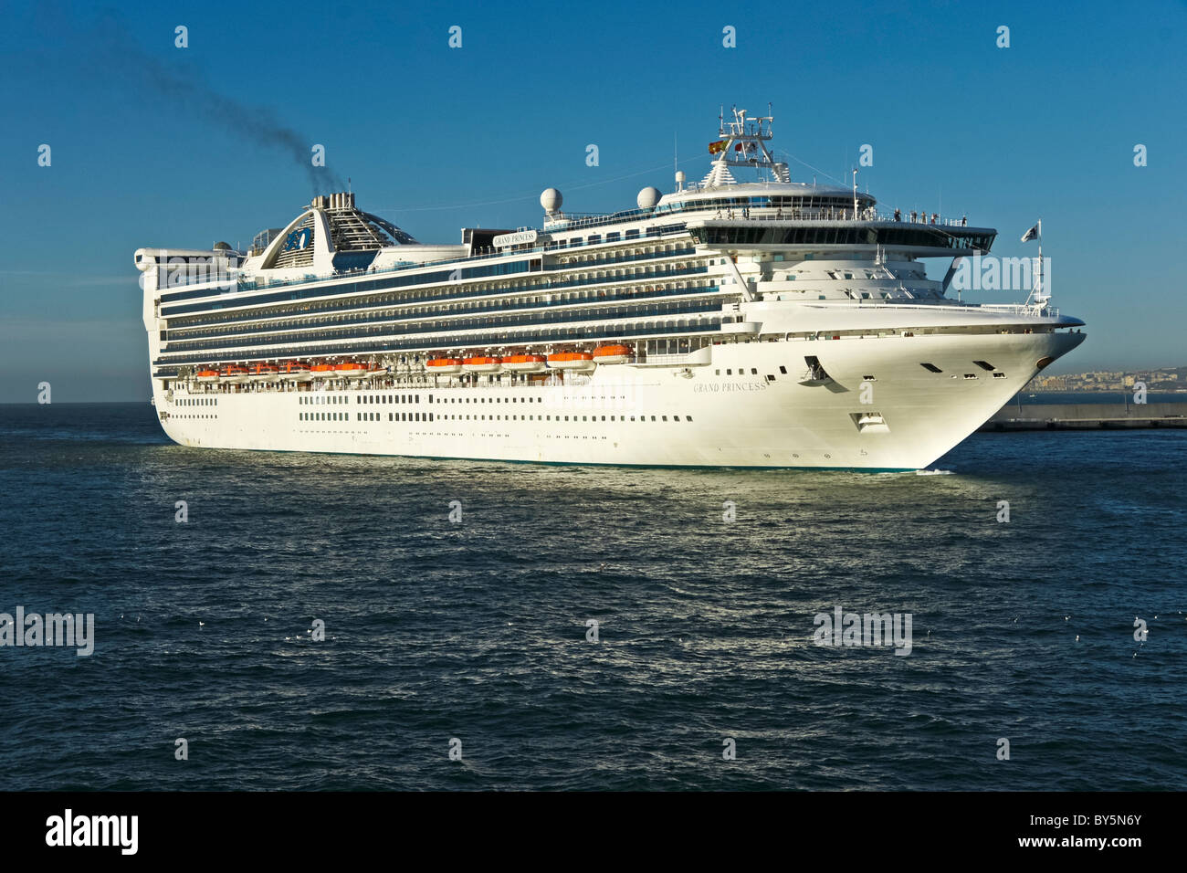 Princess Cruises Grand class cruise ship Grand Princess arriving at ...