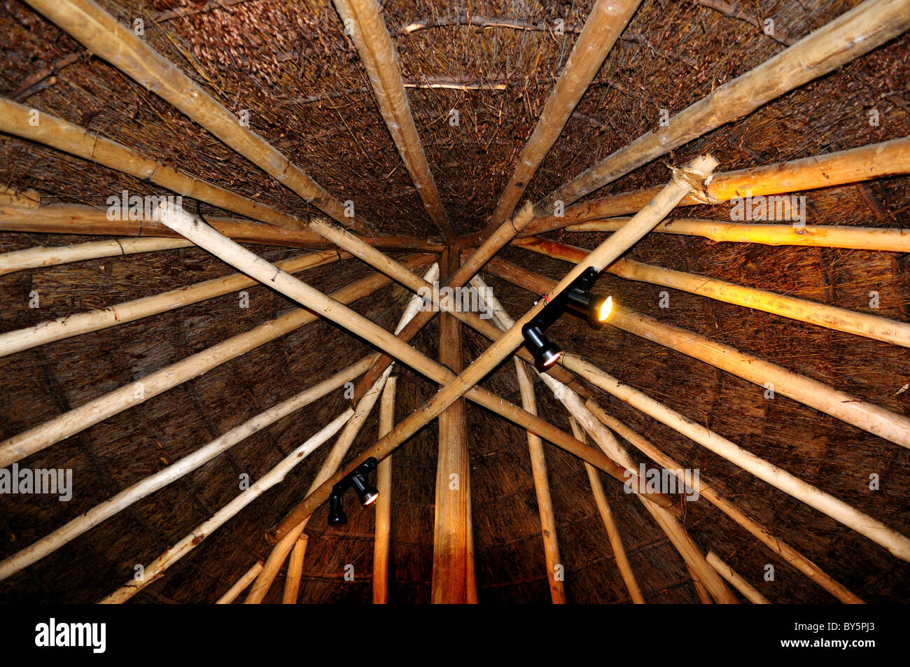 African mud hut hi-res stock photography and images - Alamy