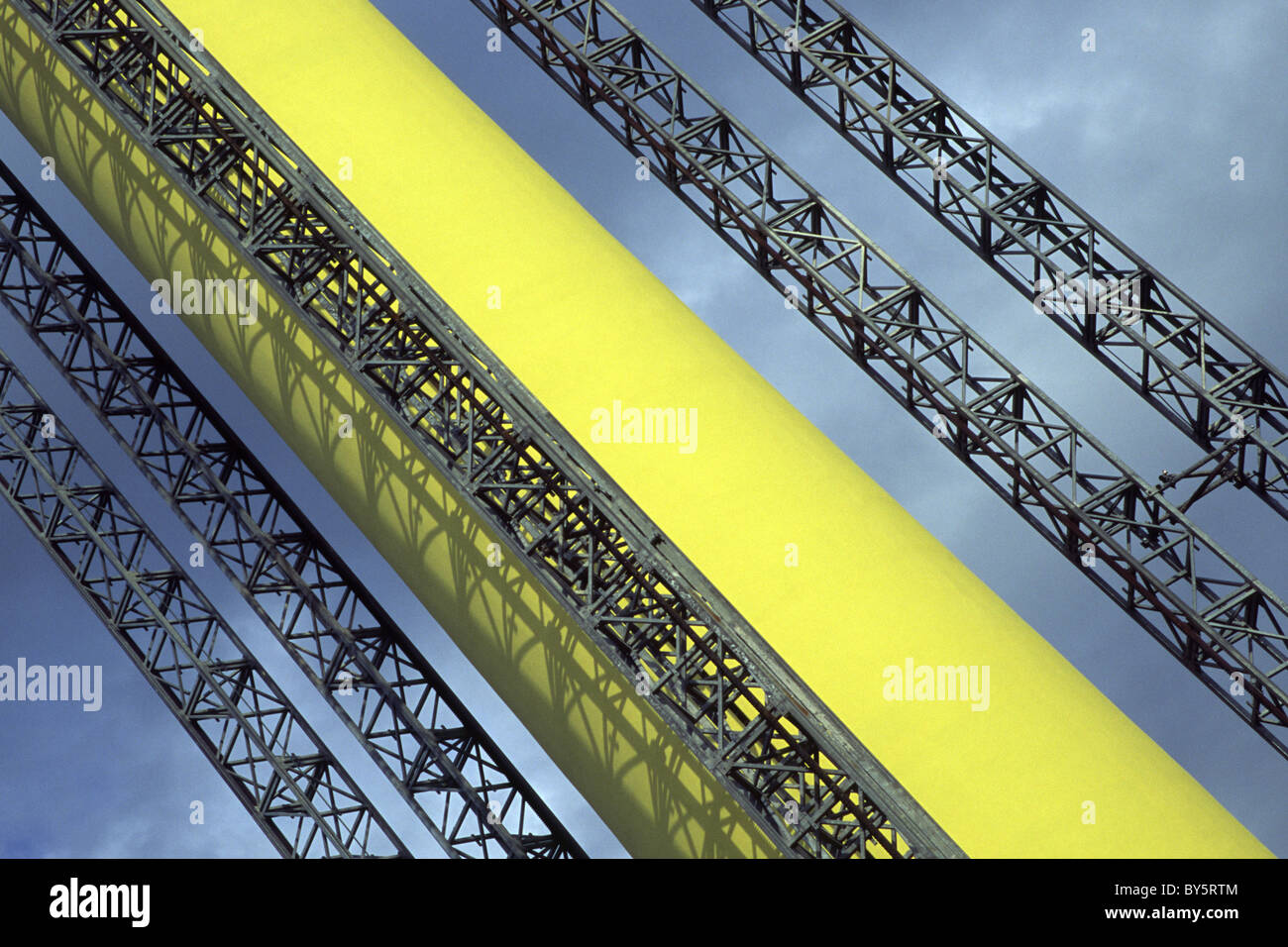 Concrete trusses hi-res stock photography and images - Alamy