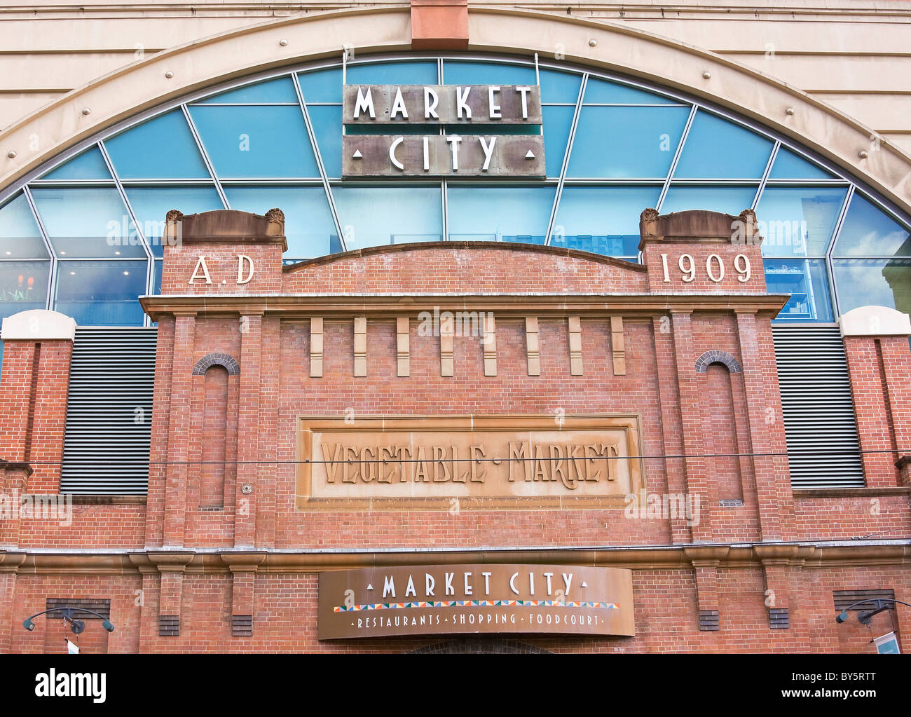 Close-up shot of the building facade of Sydney Paddy’s Market (Market ...