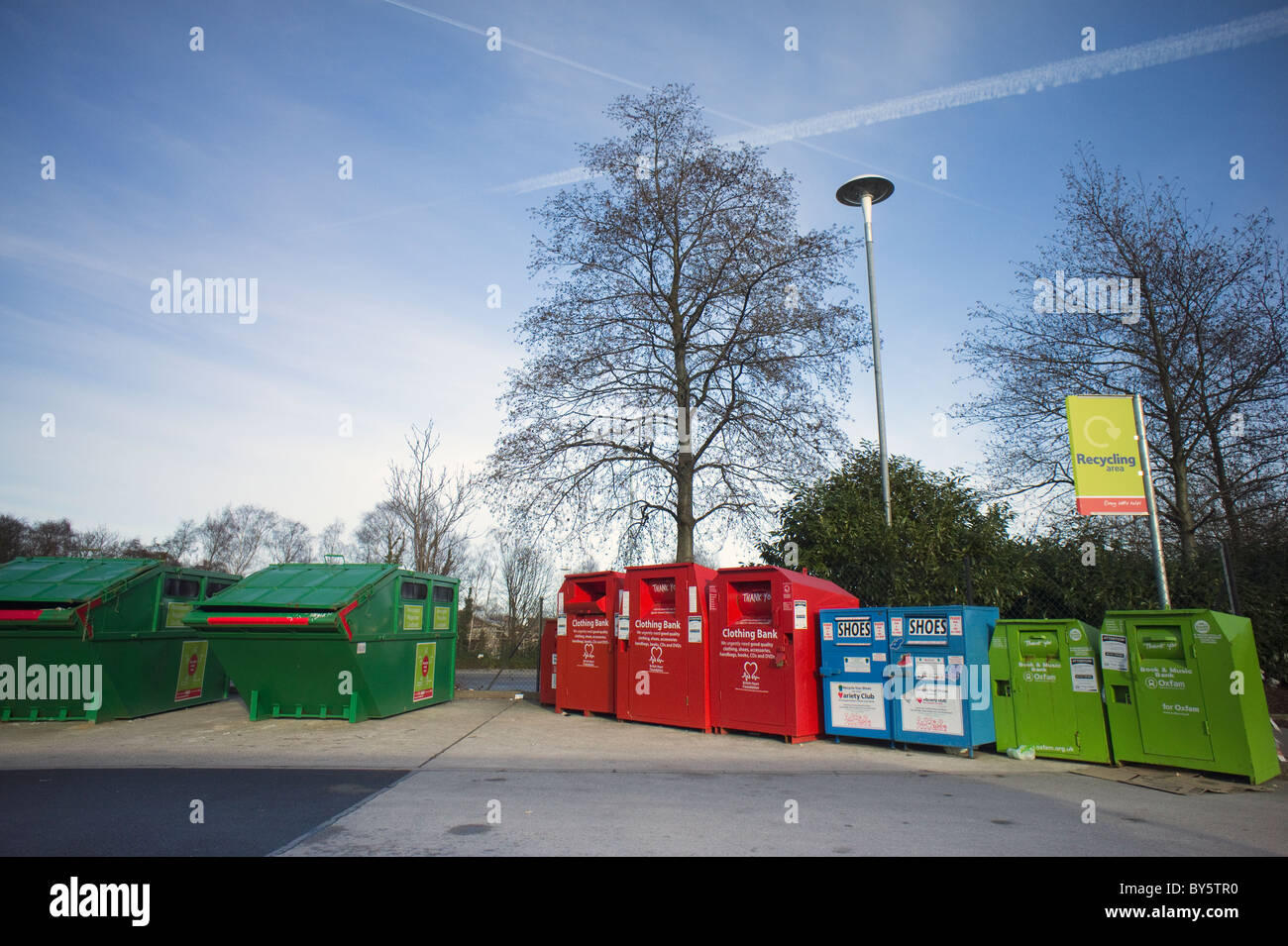 Dust bins hi-res stock photography and images - Alamy
