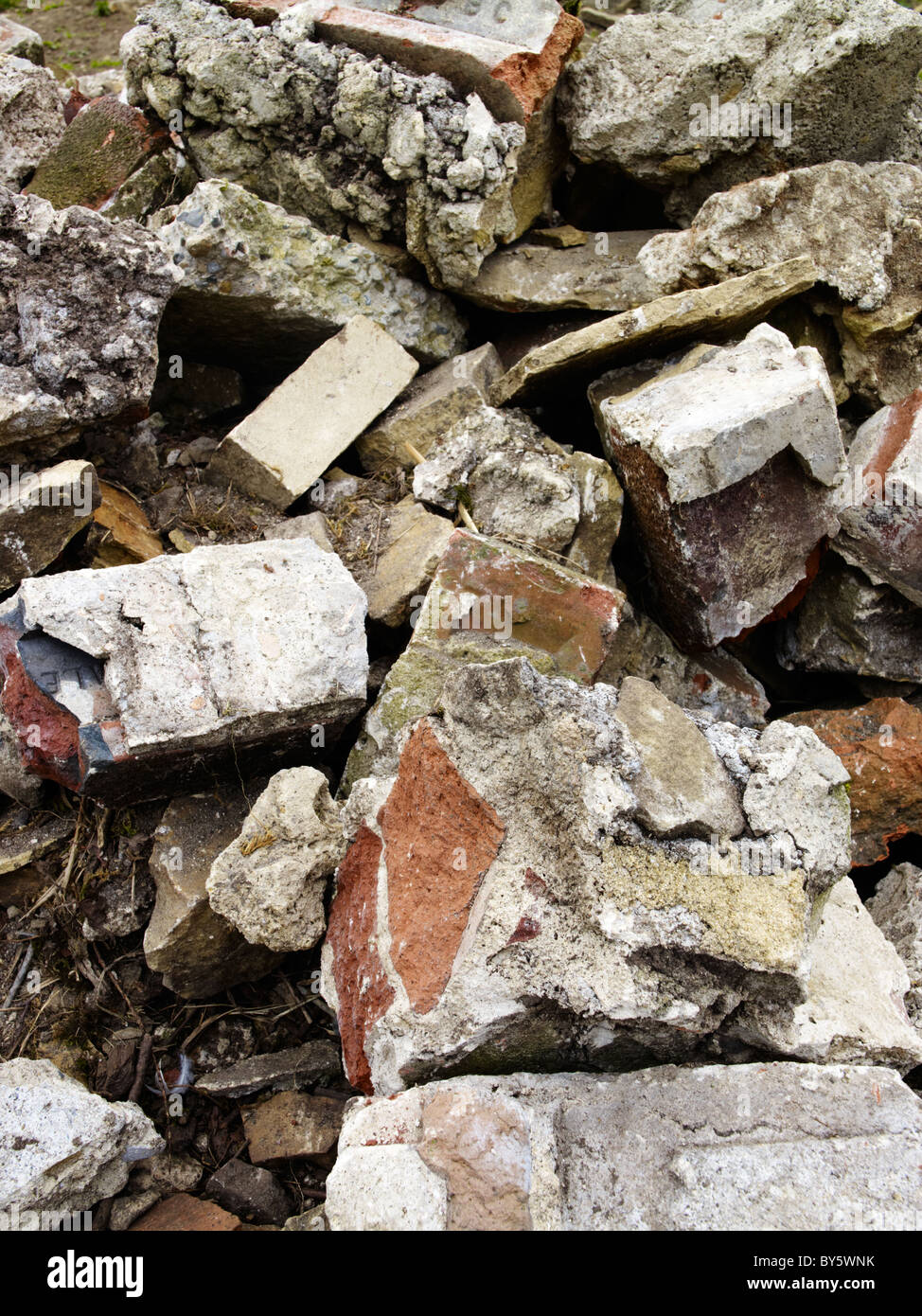 Concrete rubble hi-res stock photography and images - Alamy