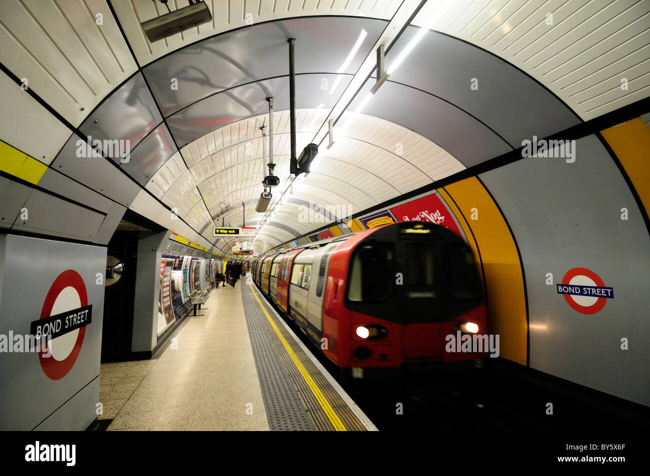 Jubilee Line Train Stock Photos & Jubilee Line Train Stock Images - Alamy