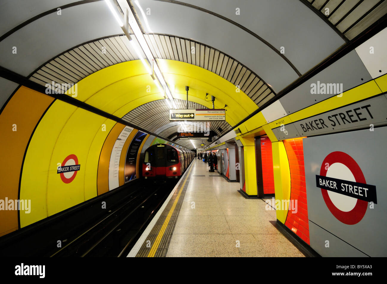 Baker Street Underground Tube Station Jubilee Line Platform, London ...