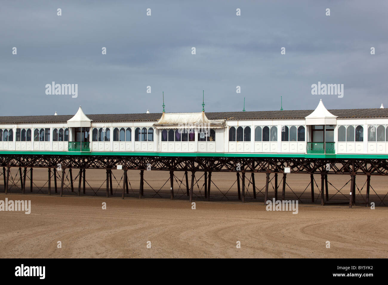 St annes pier lytham st hi-res stock photography and images - Alamy
