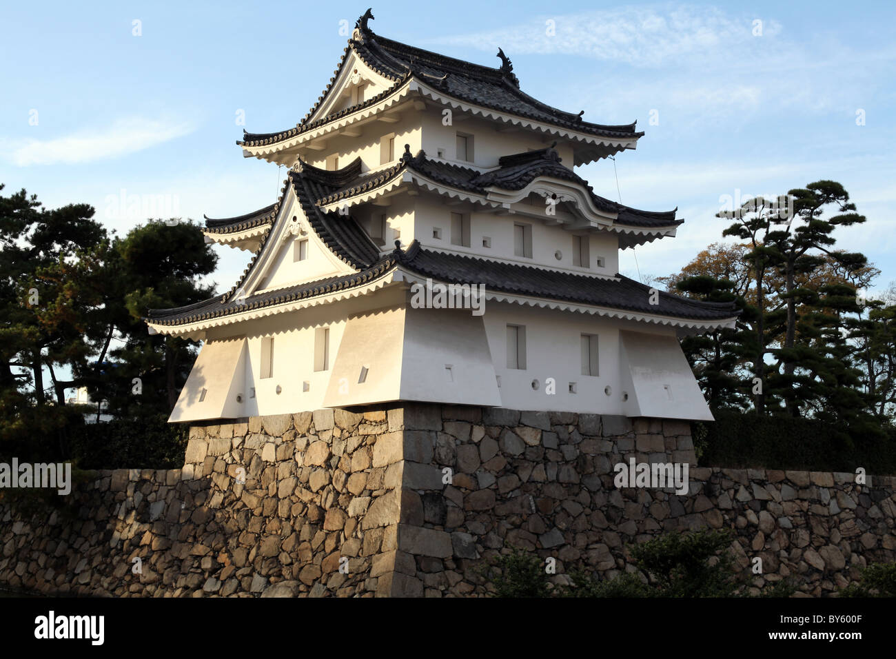 Building overlooking moat at Takamatsu castle, Takamatsu, Shikoku ...