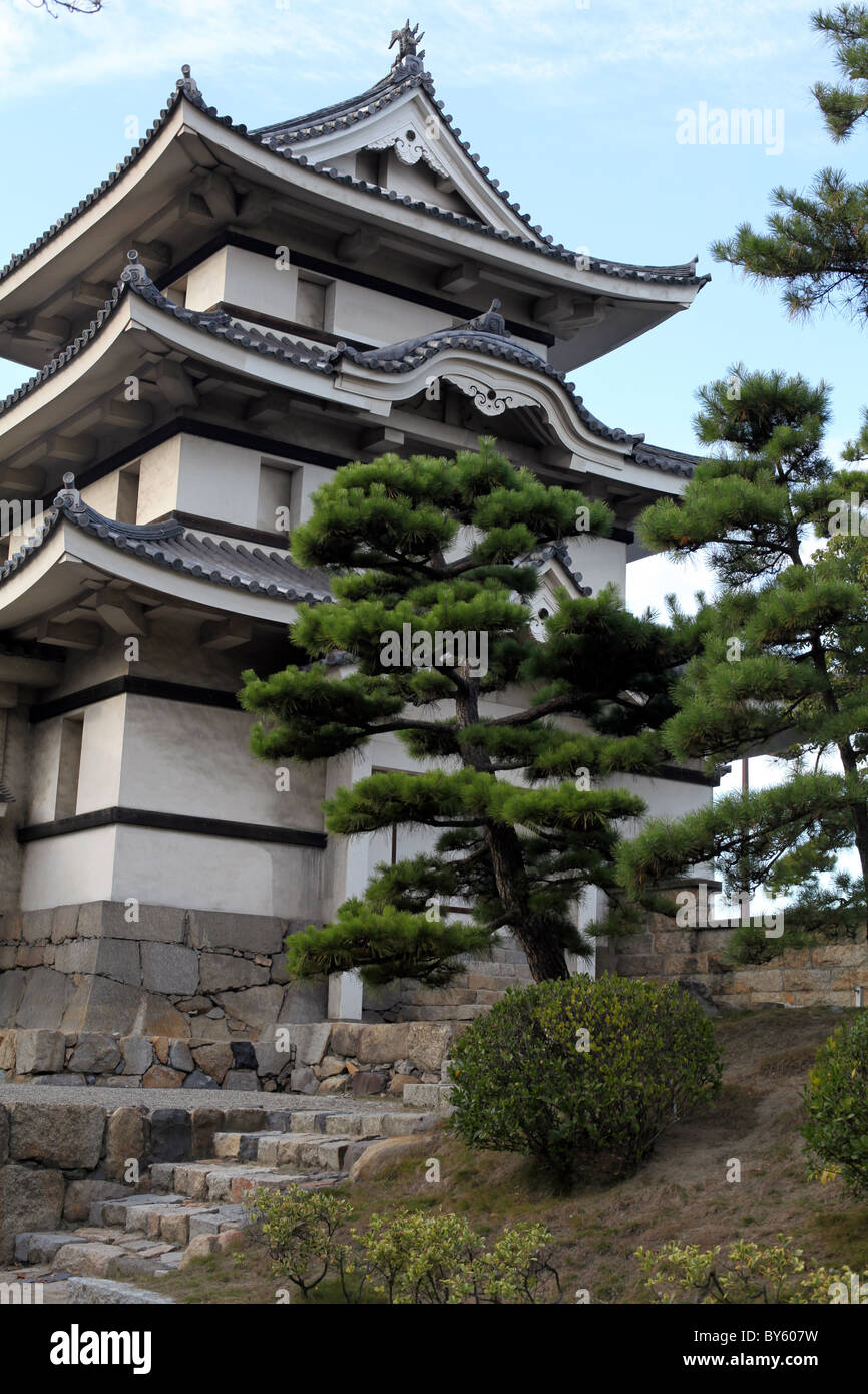 Moat house in corner of outer wall, Takamatsu castle, Takamatsu ...