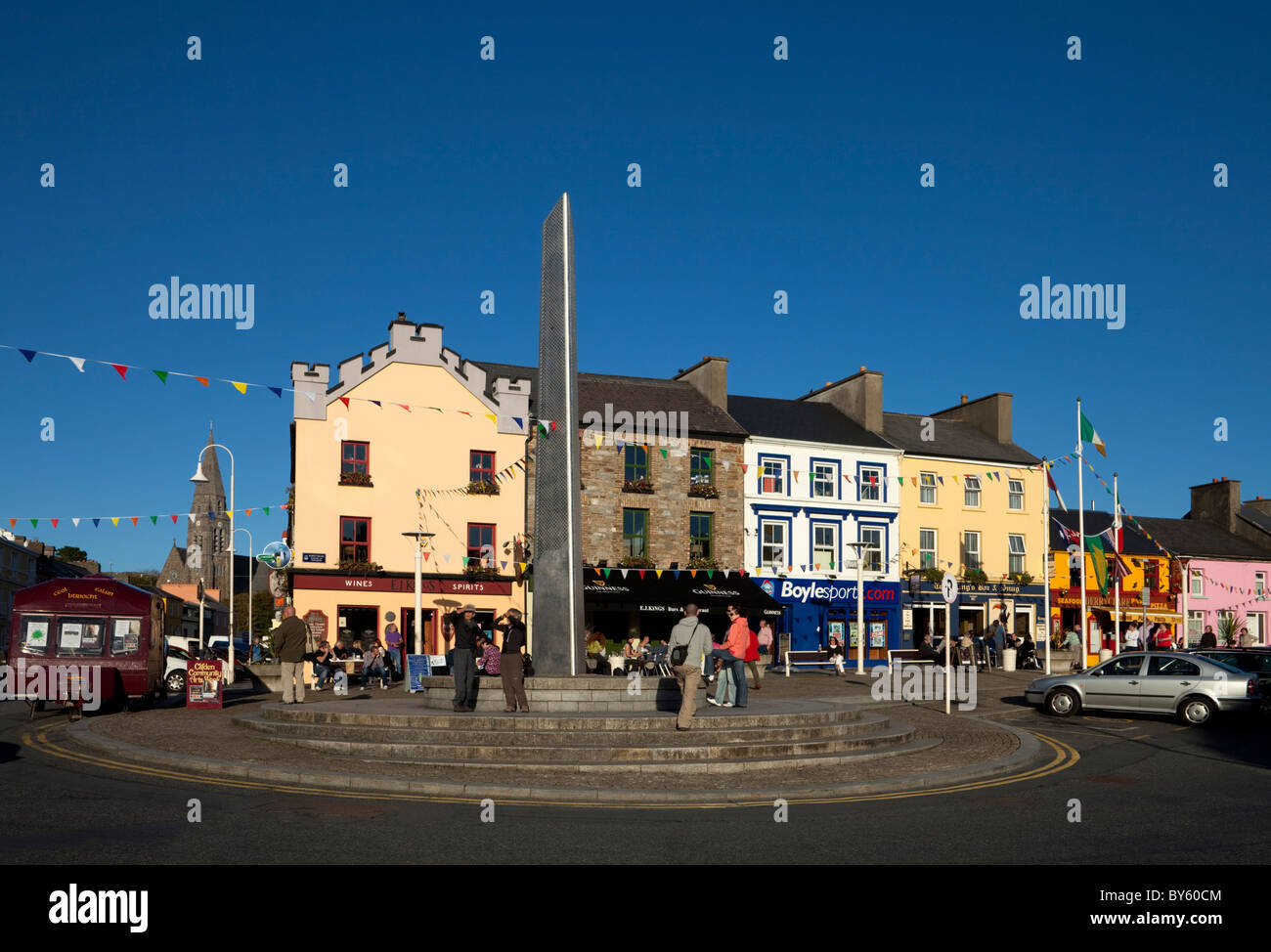 Modern town centre ireland hi-res stock photography and images - Alamy