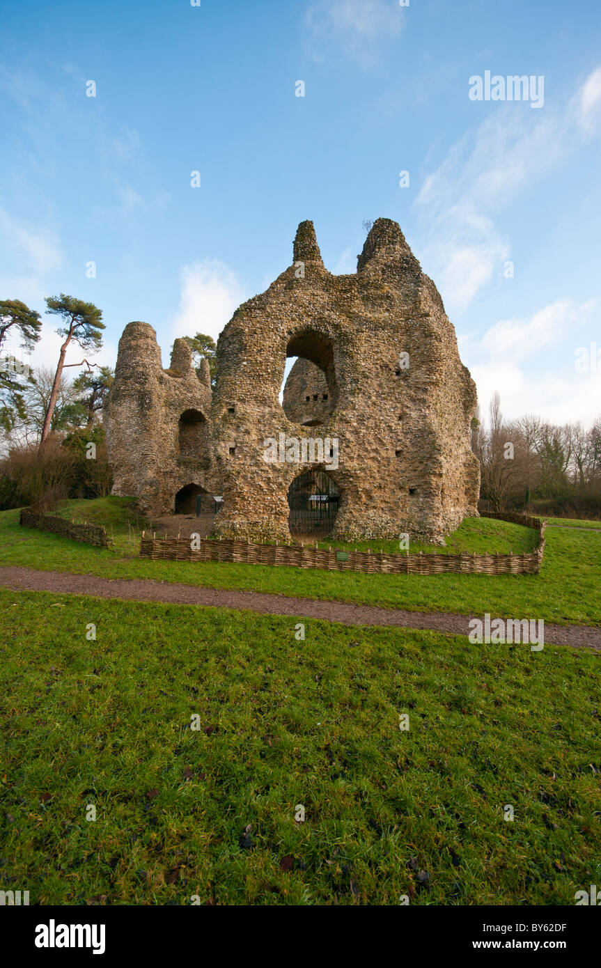 Castle keep ruins hi-res stock photography and images - Alamy