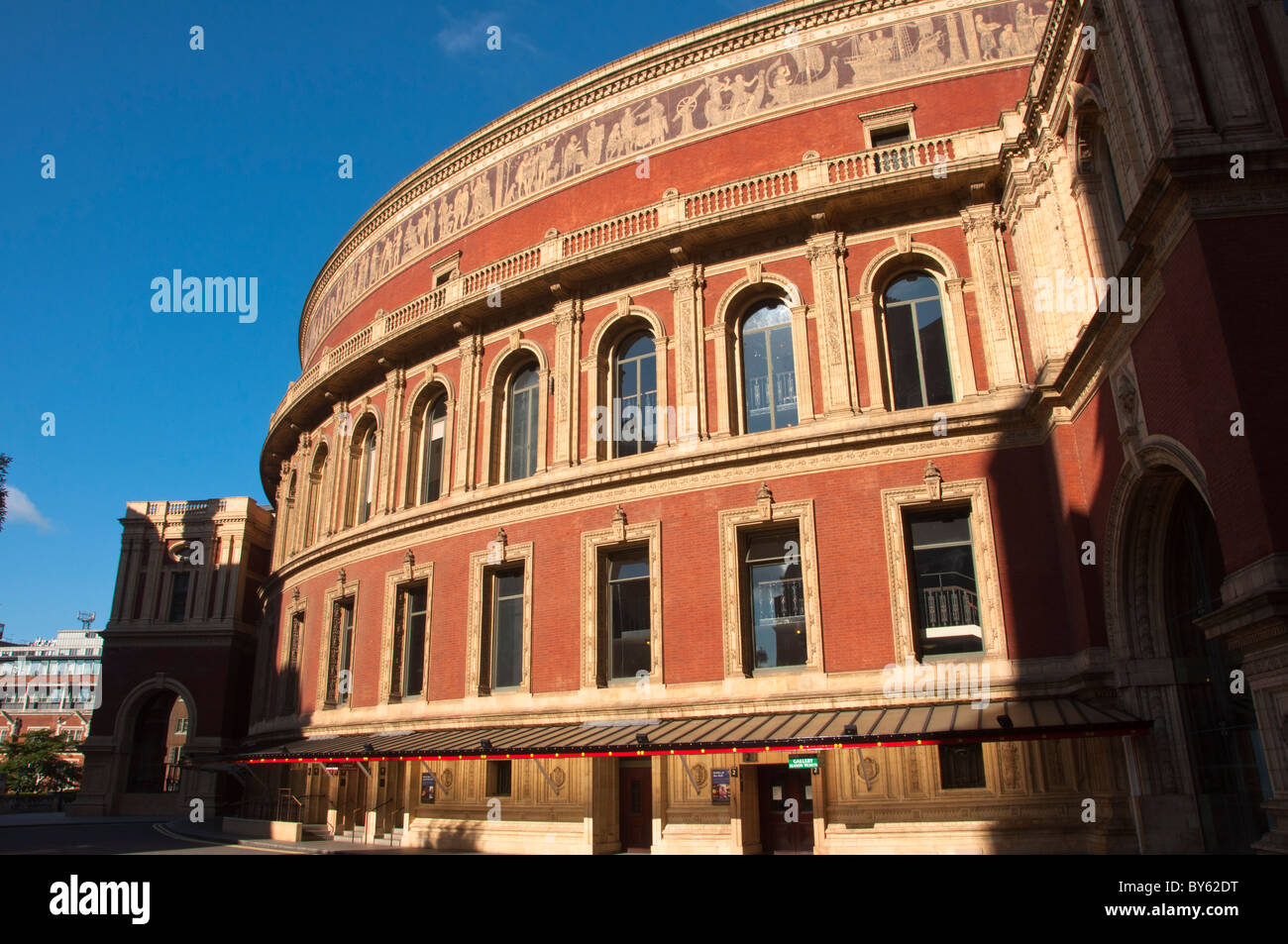 Londons royal opera house hi-res stock photography and images - Alamy