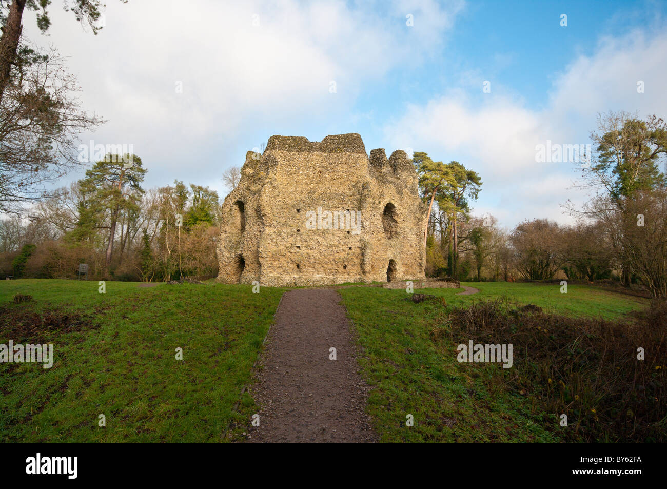 Castle keep ruins hi-res stock photography and images - Alamy