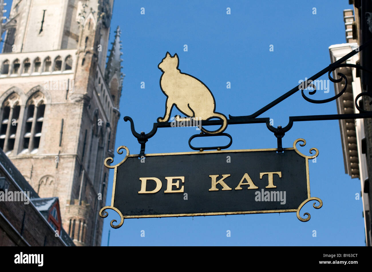 De Kat sign outside the Belfry Tower (Belfort) in Bruges, Belgium on a ...